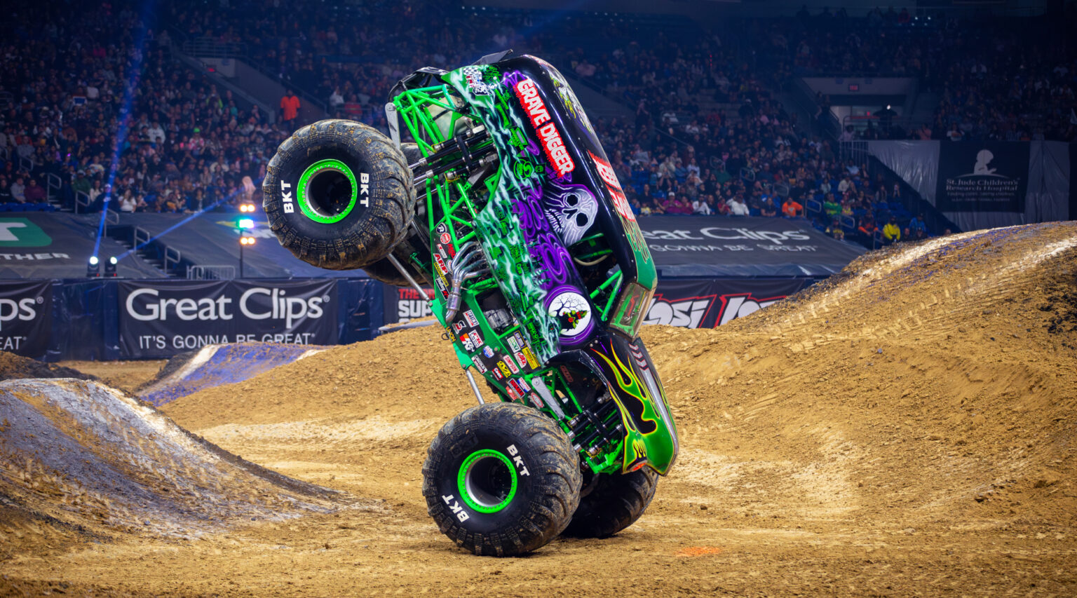 Grave Digger | Trucks and Drivers | Monster Jam®