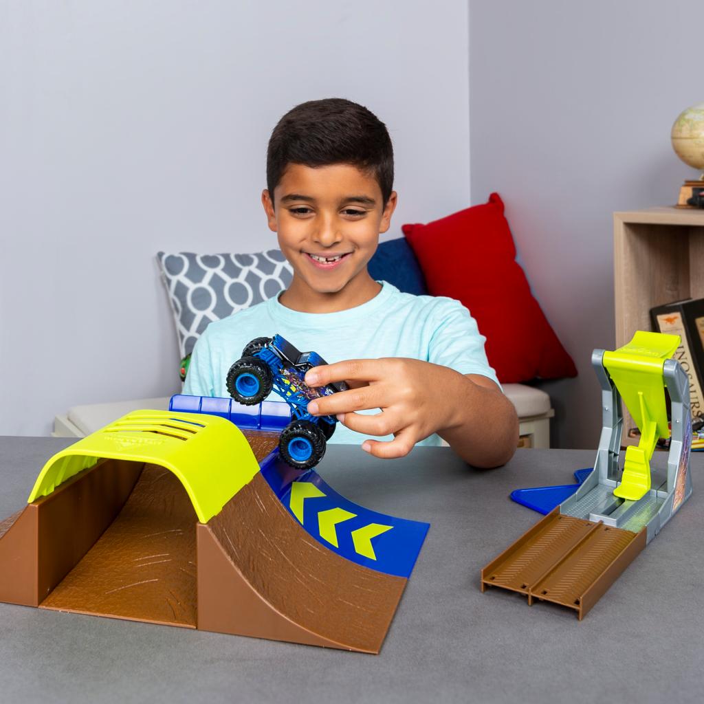 Monster Jam, Official Champ Ramp Freestyle Playset Featuring Exclusive ...