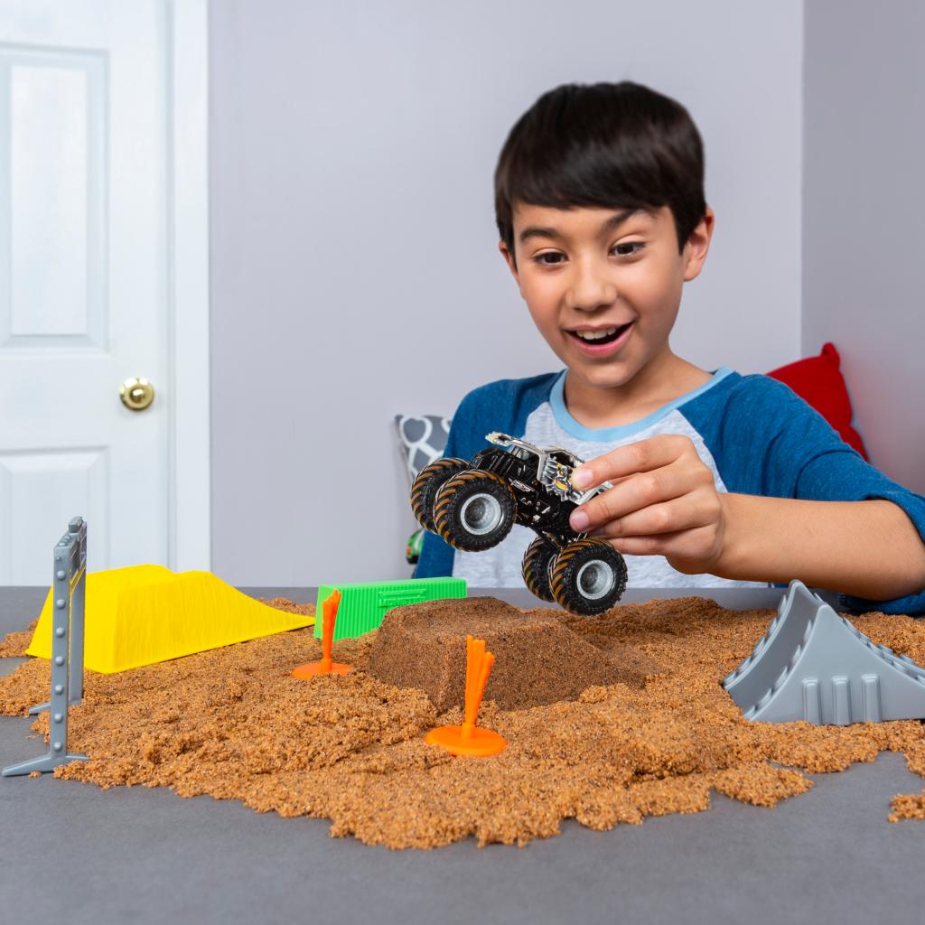 Monster Jam, Max D Monster Dirt Deluxe Set, Featuring 16oz of Monster ...