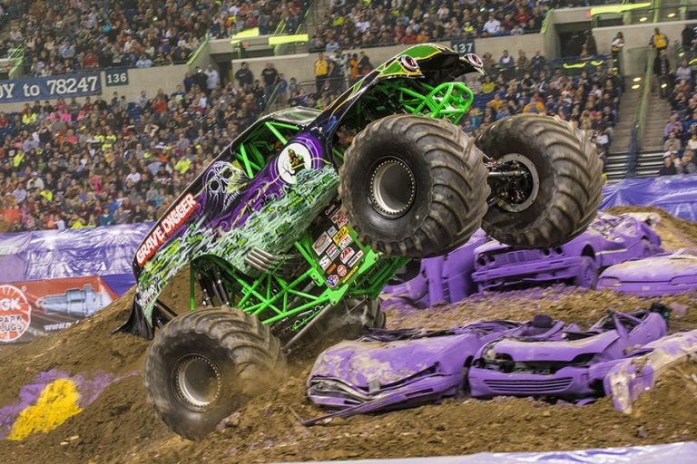 Grave Digger and Monster Energy Bring Home Two Points Each | Monster Jam® Grave Digger and Monster Energy Bring Home Two Points Each | Monster Jam®