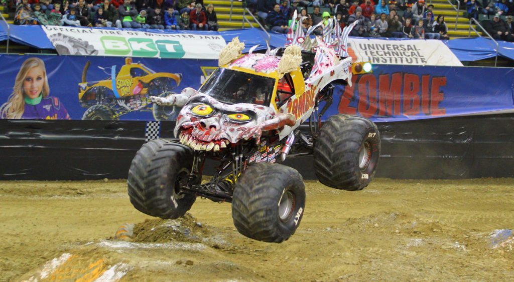Dayton Marks the Halfway Point on the Monster Jam Featuring the AMSOIL ...