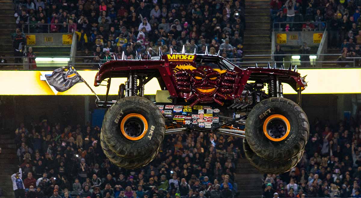 Final Stop Looming for the AMSOIL West Tour | Monster Jam®