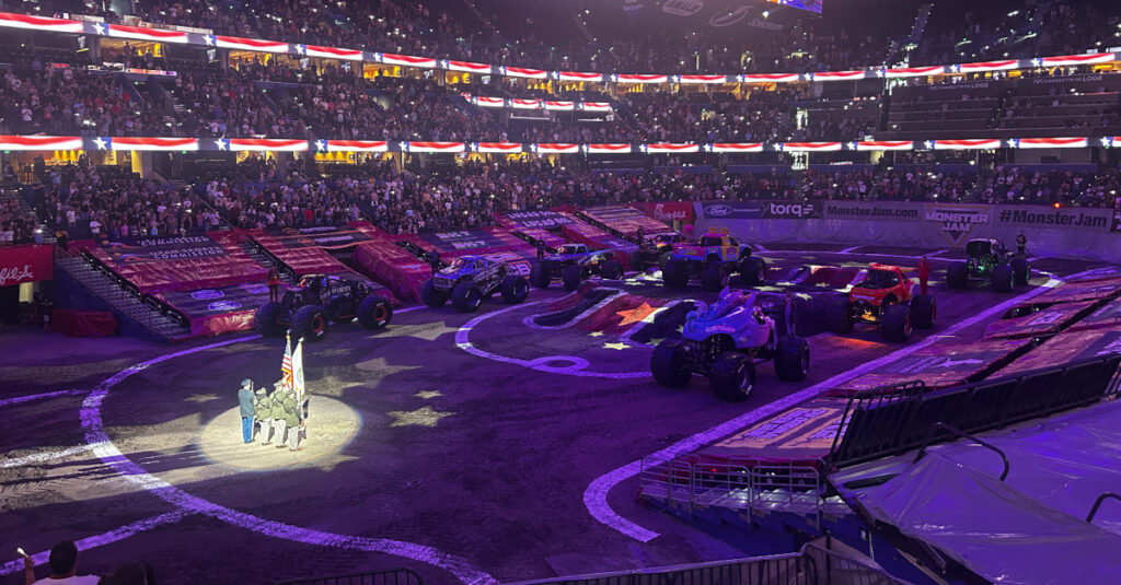 Weekend Recap: Team JCB DIGatron Extends Points Lead in Fresno | News | Monster Jam®