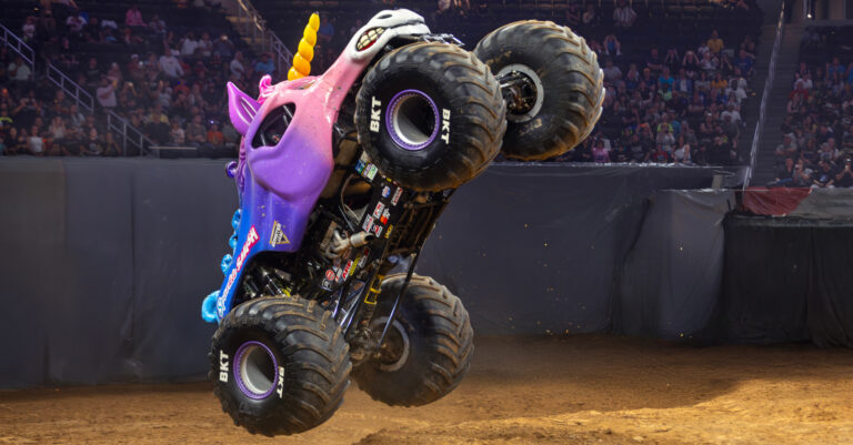 Weekend Recap: Action from Albany, Oakland and Tupelo | News | Monster Jam®
